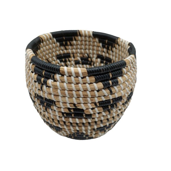 Unbranded | Accents | Wicker Coil Basket In Tan Black White Round ...